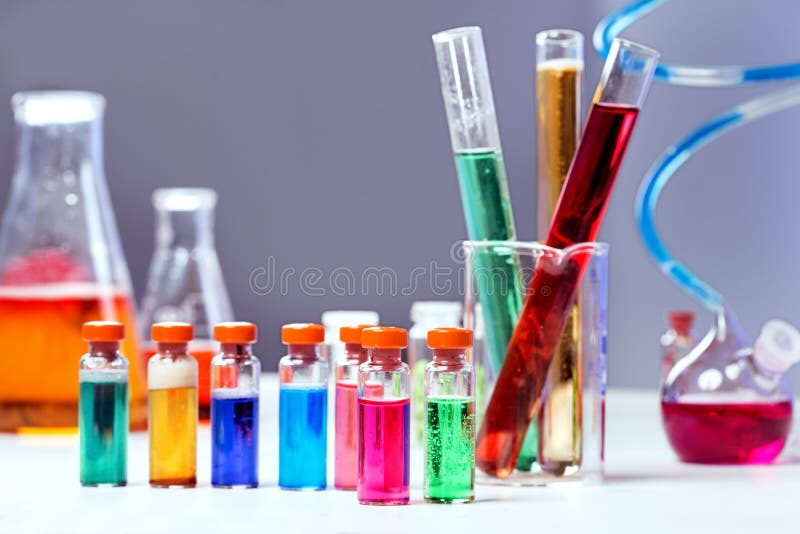 De Buizen in Het Laboratorium Stock Afbeelding - Image of experiment ...