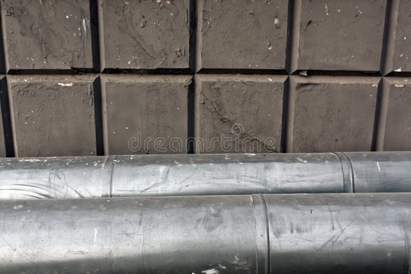 De Buizen Van Het Staalmetaal Voor Muur Stock Foto - Image of grijs ...