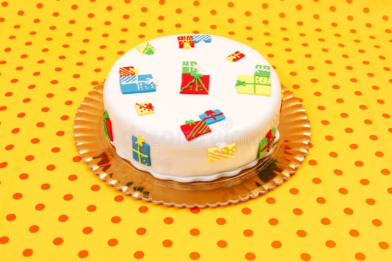 De cake van de verjaardag stock afbeelding. Image of ronde - 26354327