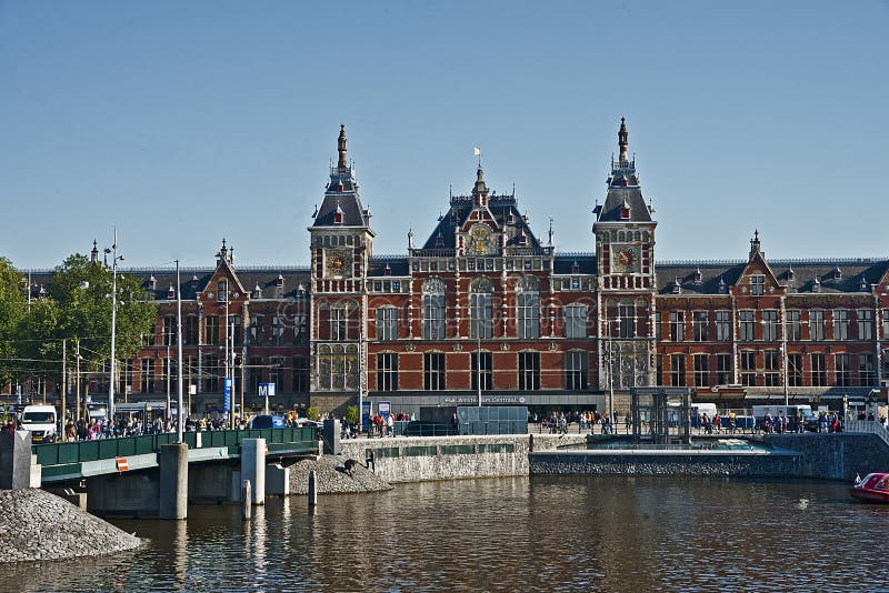 De Centrale Post Van Amsterdam, Nederland Stock Foto - Image of trein ...