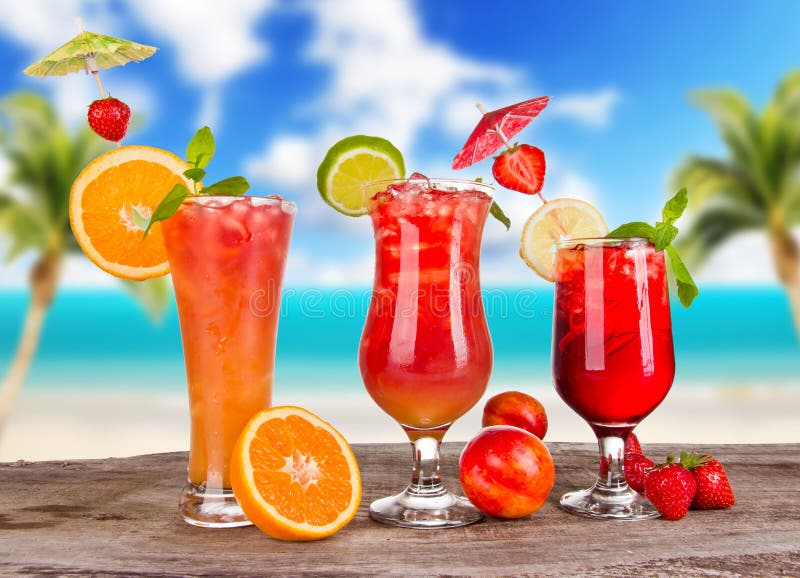 Zomer cocktails stock afbeelding. Image of vloeibaar - 25497467