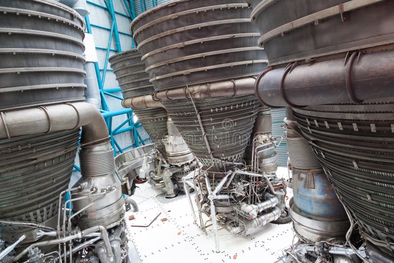 Saturnus V De Motoren Van De Raket Redactionele Stock Foto - Image of ...