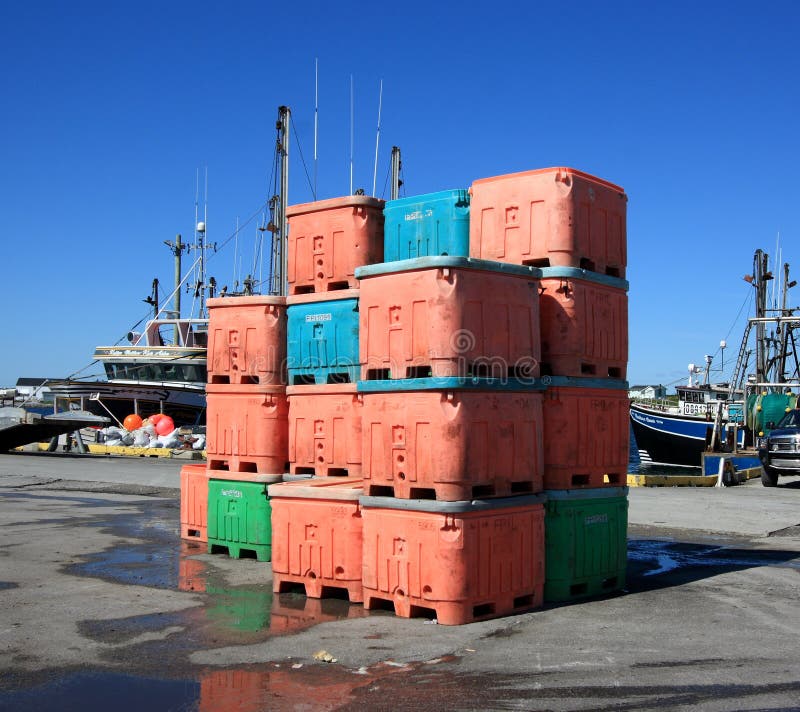 De Containers Van Vissen in De Haven Van De Kok Redactionele Fotografie ...