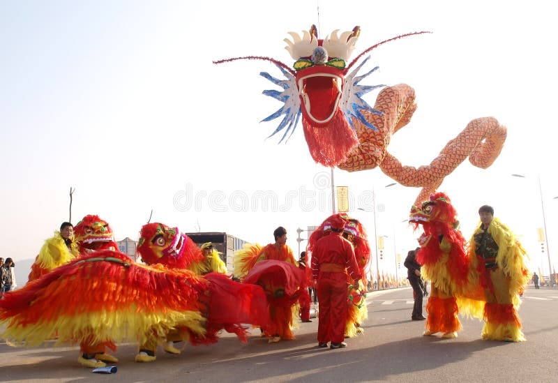 De boot van de draak redactionele afbeelding. Image of schil - 7643165