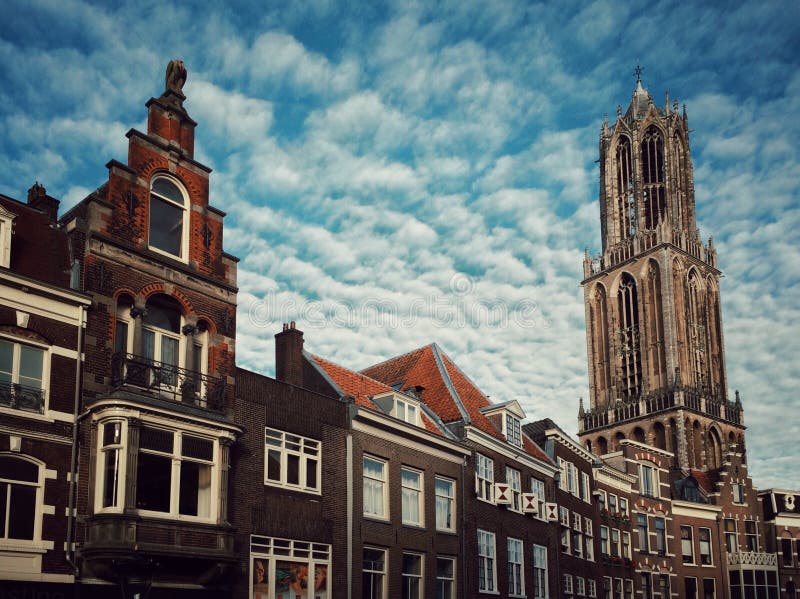 De Dom Toren in Utrecht, Nederland Stock Afbeelding - Image of kanaal ...