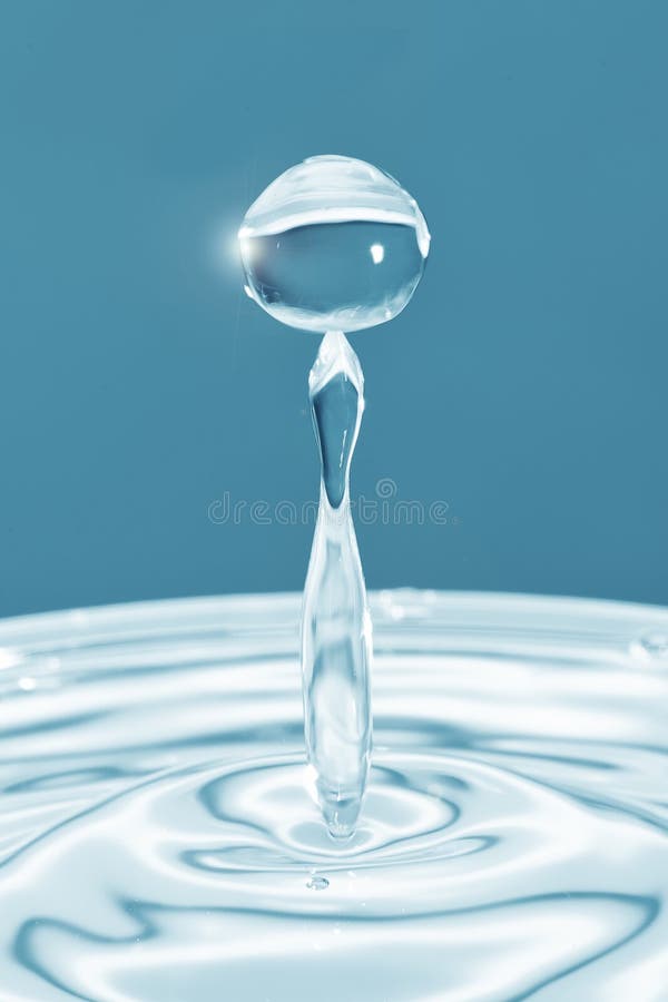 Waterdruppel stock afbeelding. Image of water, plonsen - 16508297