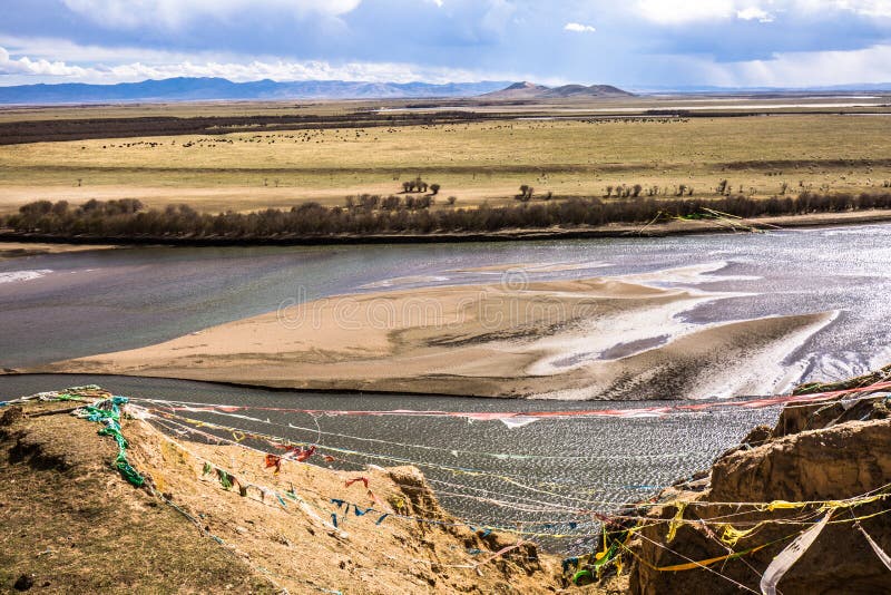 De Eerste Kromming Van Gele Rivier Stock Afbeelding - Image of bevroren ...