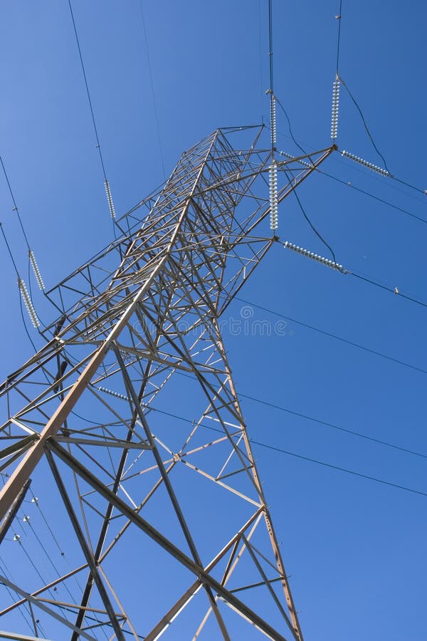 De ElektroToren Van De Hoogspanning Stock Afbeelding - Image of energie ...