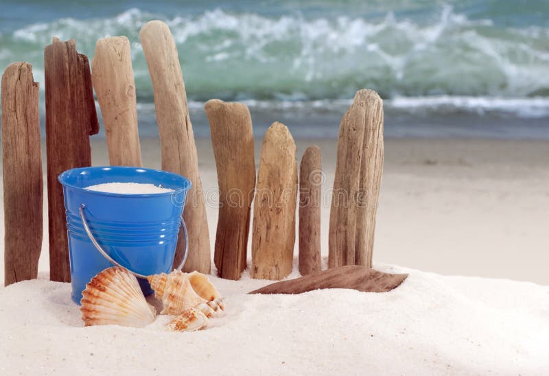 De Emmer van het strand stock afbeelding. Image of blauw - 14442565