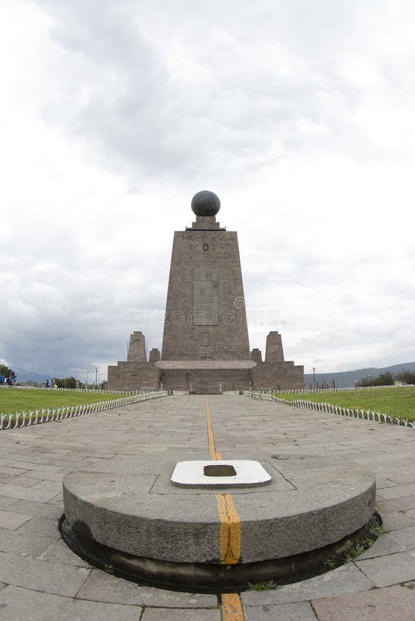 De Evenaar Ecuador Van Mitad Del Mundo Stock Foto - Image of buiten ...