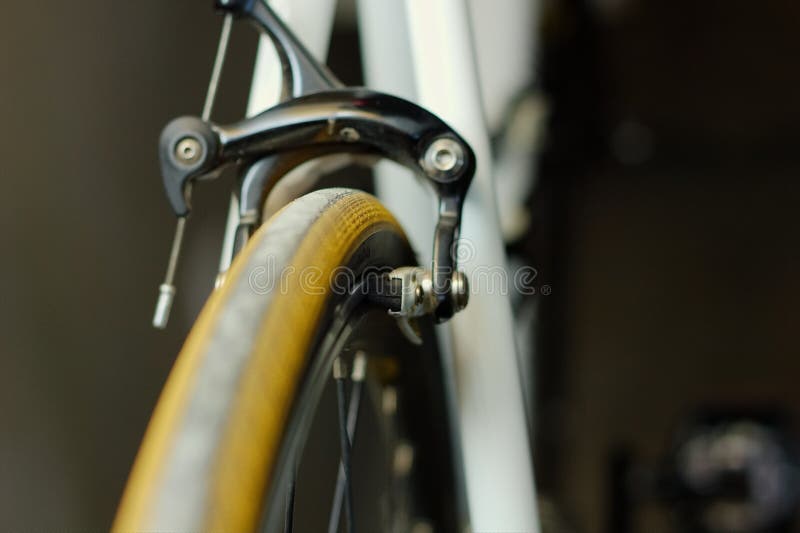 De Remmen van de fiets stock foto. Image of vervoer, stootkussens - 36324