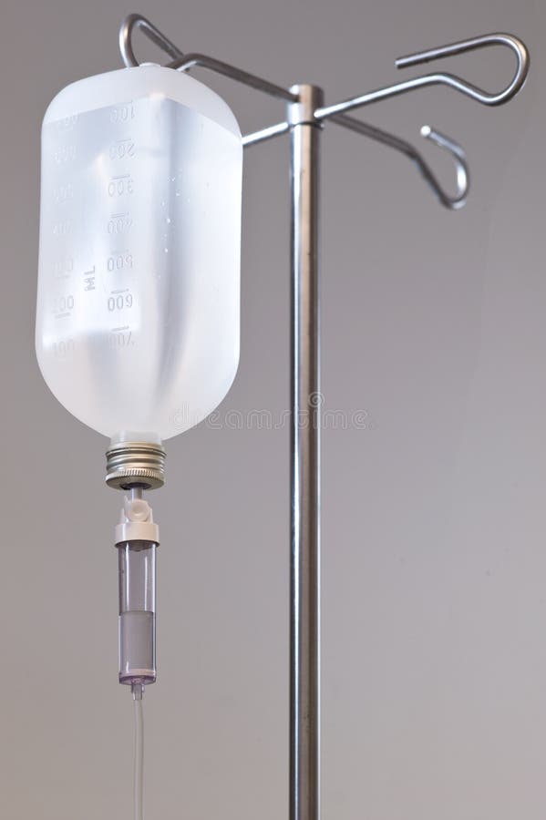 De fles van de infusie stock foto. Image of medisch, bloed - 13429970