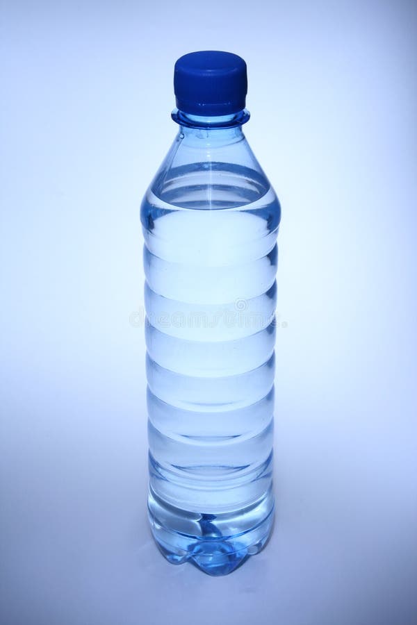 De fles van het water stock afbeelding. Image of schoon - 11787549