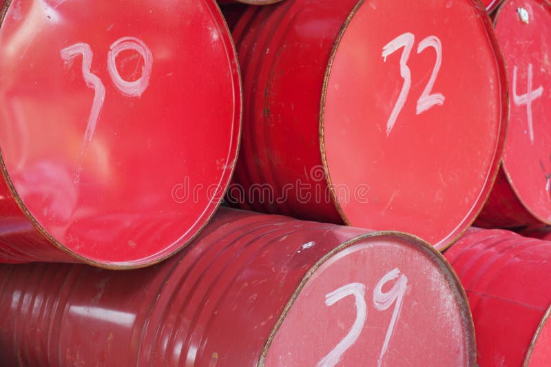 De Roestige Trommels Van De Olie (Vaten) Stock Afbeelding - Image of ...