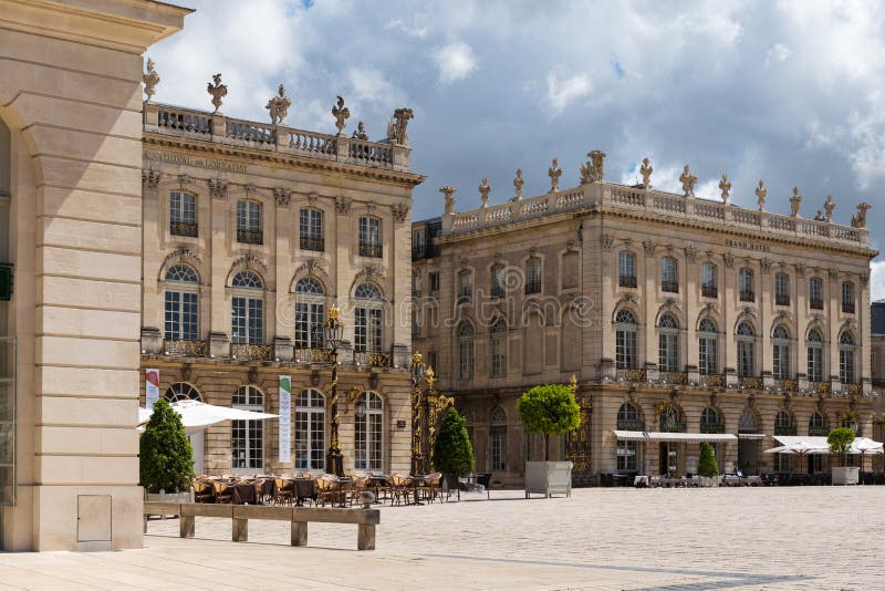 De Gebouwen Op Stanislas Plaatsen in Nancy De Gouden Stad Stock Foto ...