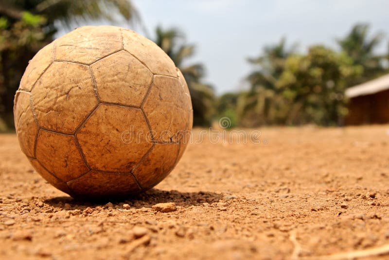 De Gebruikte Afrikaanse Bal Van Het Voetbal Stock Foto - Image of ...