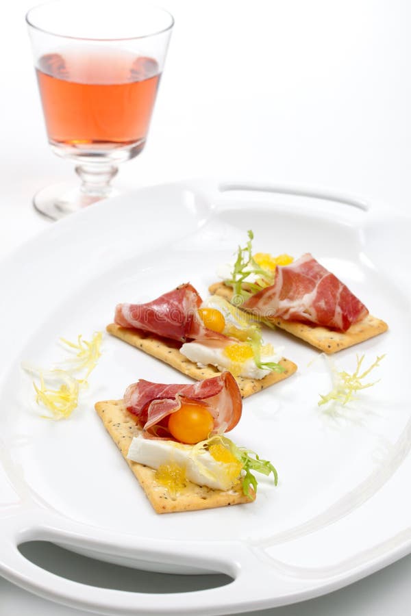 De Geitkaas Van Prosciutto Canapes Stock Foto - Image of smakelijk ...