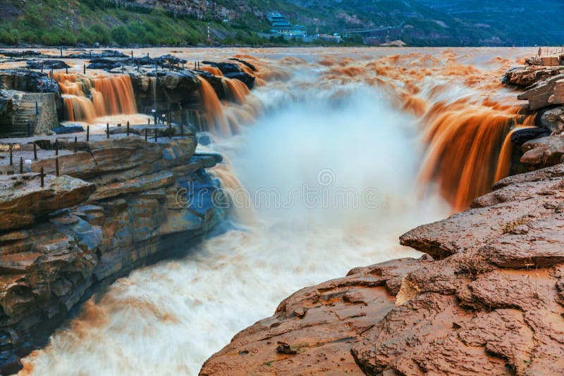 De Gele Rivier in China redactionele stock foto. Image of chinees ...