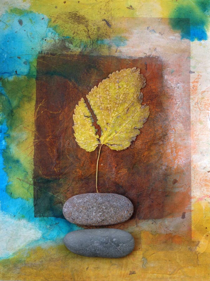 De Gele Stenen Van Het Blad En Van De Rivier Stock Afbeelding - Image ...