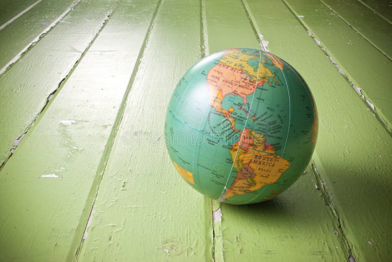 Groene Wereldbol Achtergrond Stock Foto - Image of hout, achtergronden ...