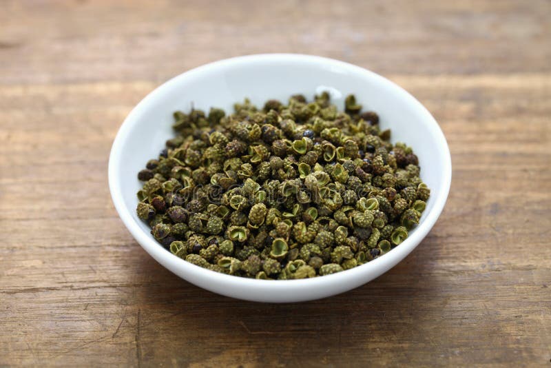De Groene Peper Van Sichuan Stock Afbeelding - Image of voedsel, schil ...
