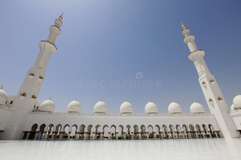 De Grote Moskee Abu Dhabi Van Sheikh Zayed Stock Foto - Image of ...