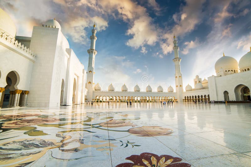 De Grote Moskee Van Zayed Van De Sjeik Redactionele Stock Foto - Image ...