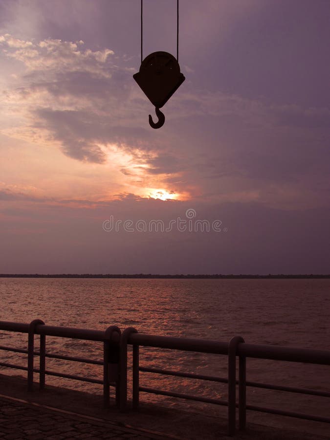 De haak van de kraan stock afbeelding. Image of zwaar - 16123221