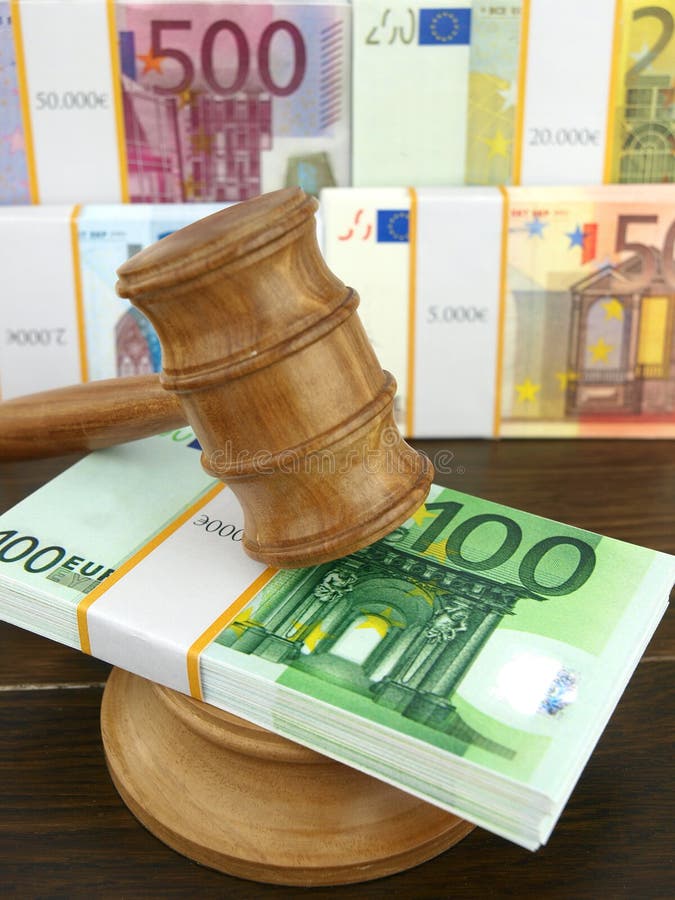 De Hamer En De Euro Van De Veiling Stock Foto - Image of klap, aambeeld ...