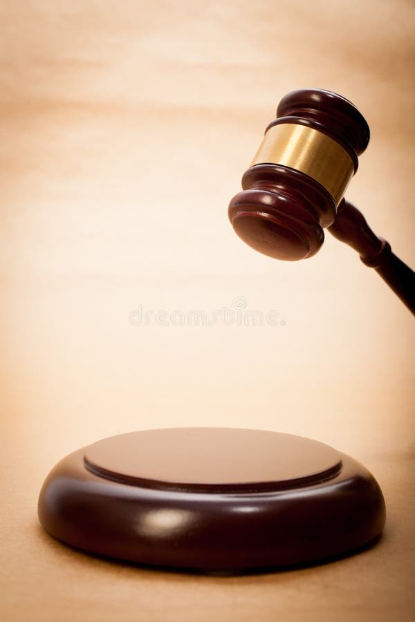 Rechters Hamer En Klankbord Stock Foto - Image of hout, hamer: 25679700