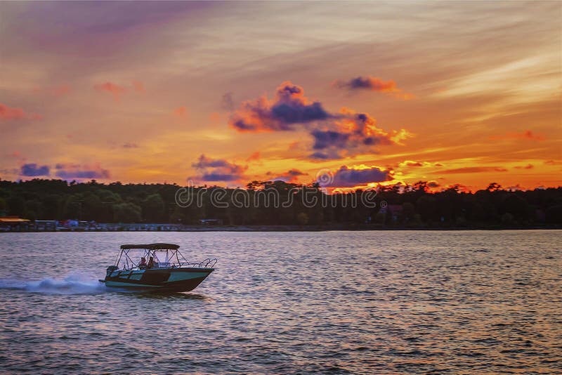 De haven van de avondzon stock afbeelding. Image of schip - 98976157