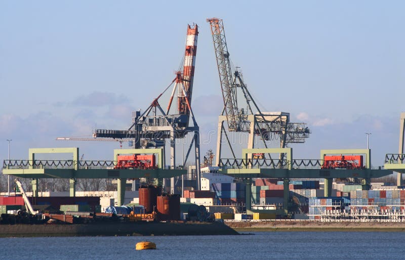 De Haven van Rotterdam stock afbeelding. Image of uitvoer - 12400685