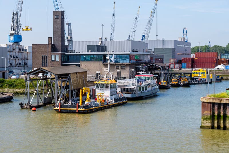 Haven Van Rotterdam Foto. Afbeelding: 94581045