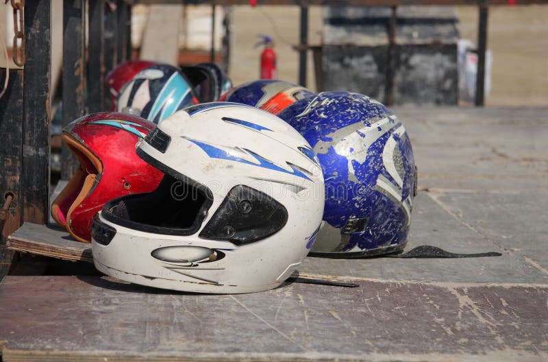 Motorhelm stock afbeelding. Image of fiets, hoofddeksel - 18038741