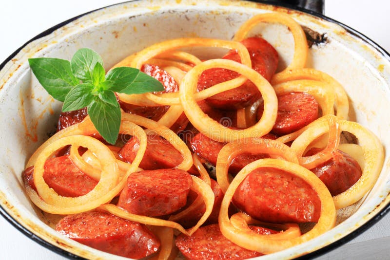 De Hete Worst Beweegt Gebraden Gerecht Stock Afbeelding - Image of ...