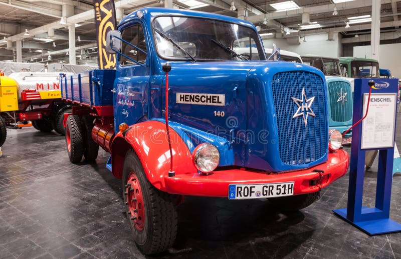De Historische Vrachtwagen Van HANOMAG HENSCHEL Redactionele Stock Foto ...