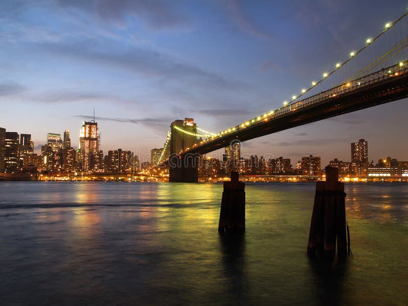 De Horizon Van De Stad Van New York En Brooklyn Brug Stock Foto - Image ...
