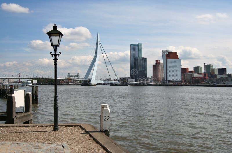 De Horizon van Rotterdam redactionele afbeelding. Image of ...