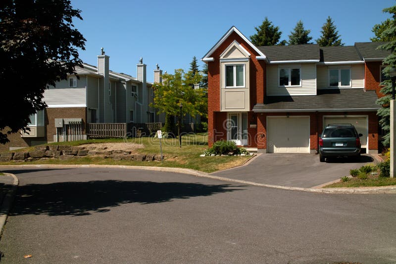 De Huisvesting Ottawa Ontario Van Barrhaven Redactionele Afbeelding ...