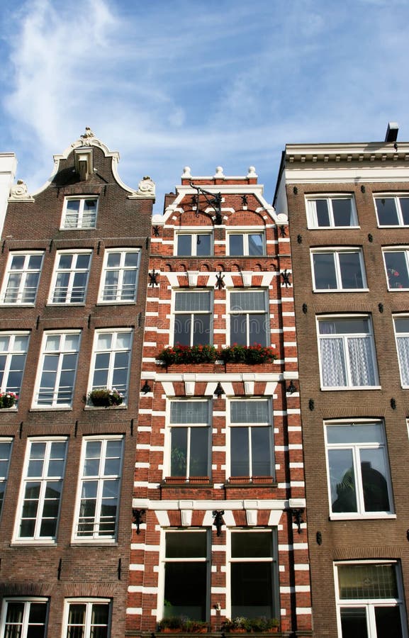 Amsterdamse huizen stock afbeelding. Image of flat, herenhuis - 10843033