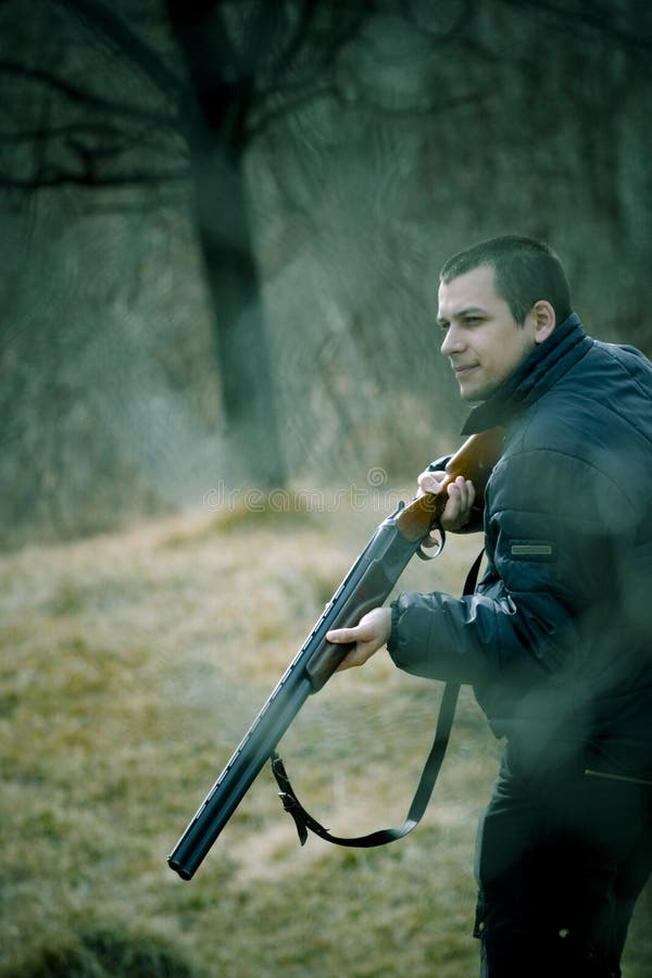 De Jager van het geweer stock foto. Image of mens, jong - 2157894