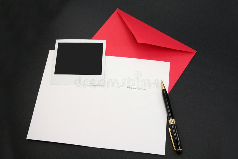 De Kaart Van De Groet En Rode Envelop Stock Afbeelding - Image of ...