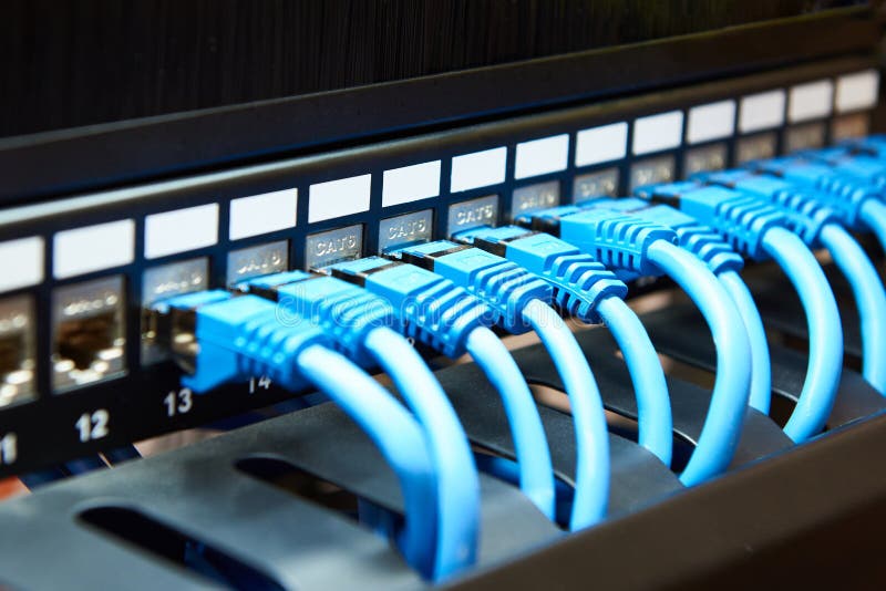 De Kabels En De Schakelaars Schakelen Binnen Rek in Stock Afbeelding ...