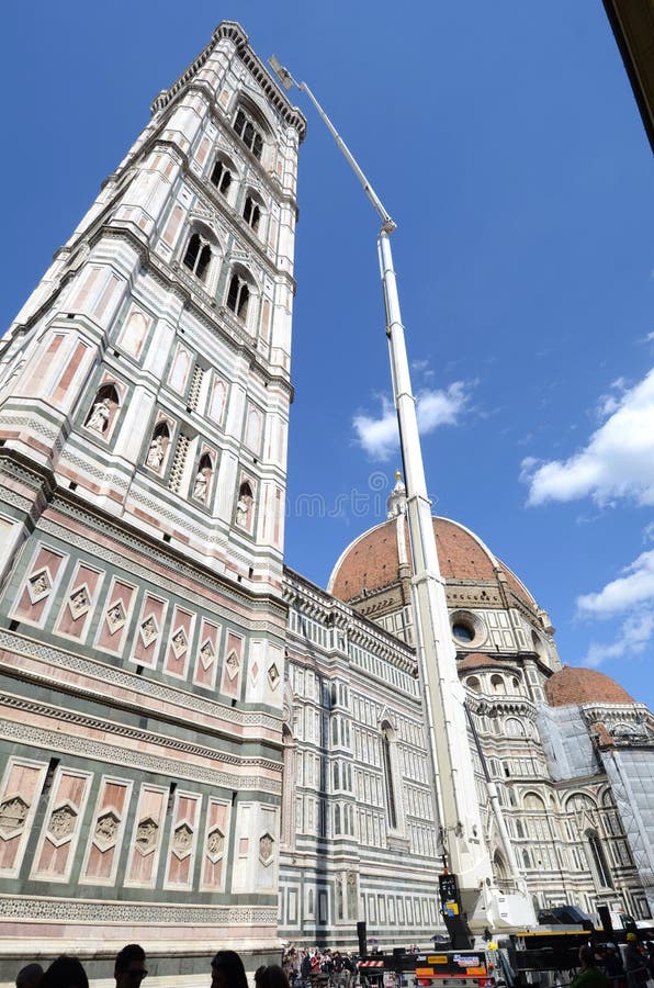 De Kathedraal Van Florence - Handhaaf Toren Redactionele Afbeelding ...
