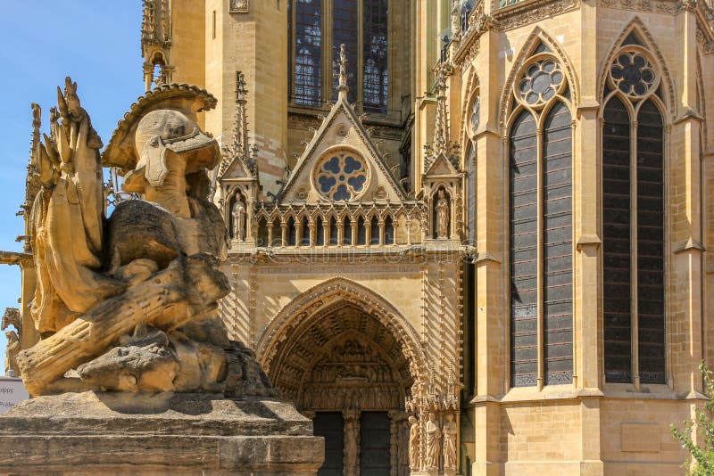 De Kathedraal Van Heilige Stephen ` S Van Metz Redactionele Stock Foto ...