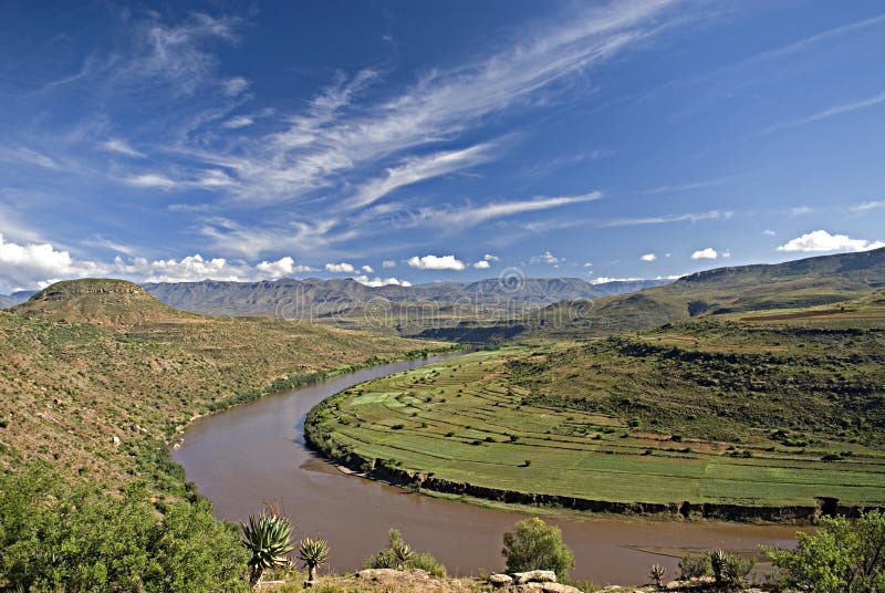 De Kromming van de rivier stock foto. Image of droogte - 4162808