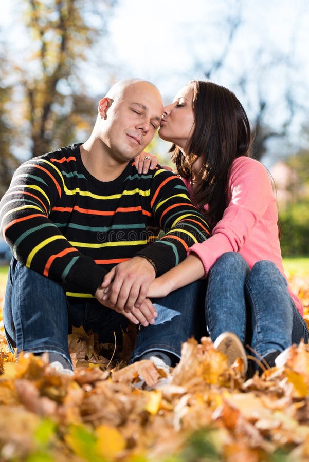 De Kus stock foto. Image of gekleurd, pret, haar, eigentijds - 35188358