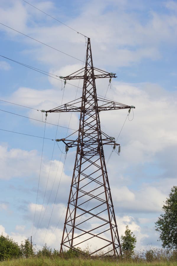 De Lijn Van De Hoogspanning Stock Foto - Image of elektriciteit, bouw ...