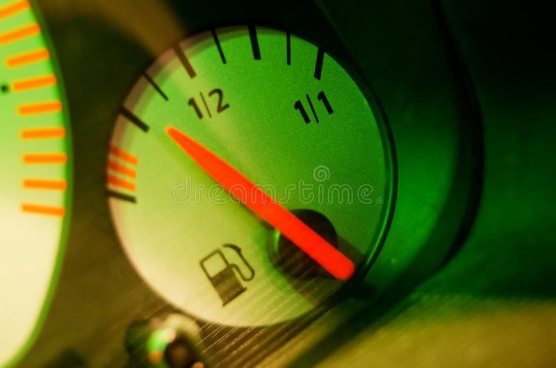 De maat van de brandstof stock foto. Image of volledig - 19744658