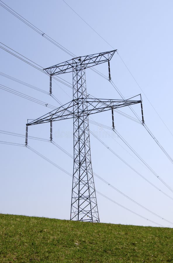 De mast van hoogspanning stock foto. Image of materiaal - 30610074